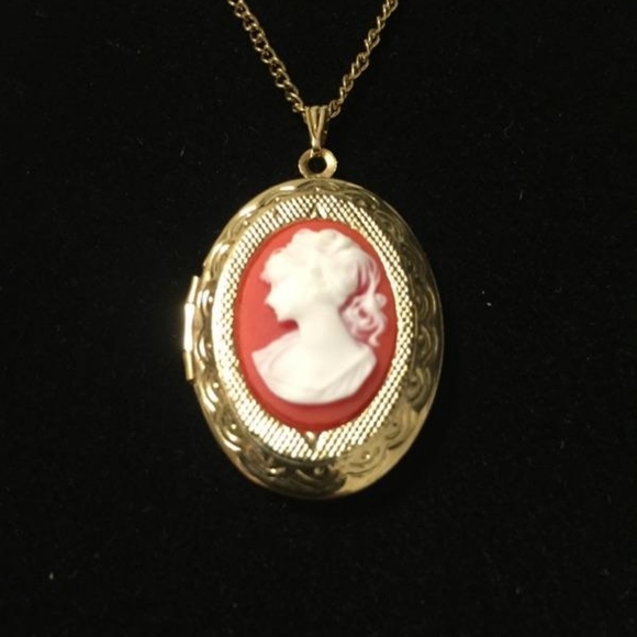 Vintage | Jewelry | Vintage Cameo Locket Necklace | Poshmark